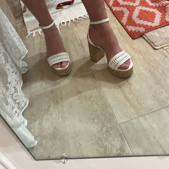 Jessica Simpson | Shoes | Jessica Simpson White Platform Sandals Size 8 ...